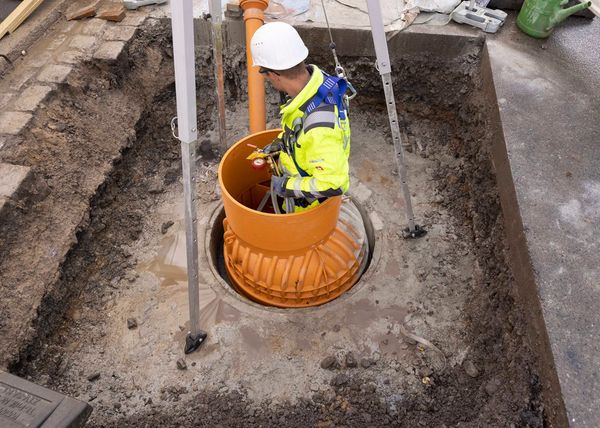 Wastewater chambers and chamber systems from REHAU