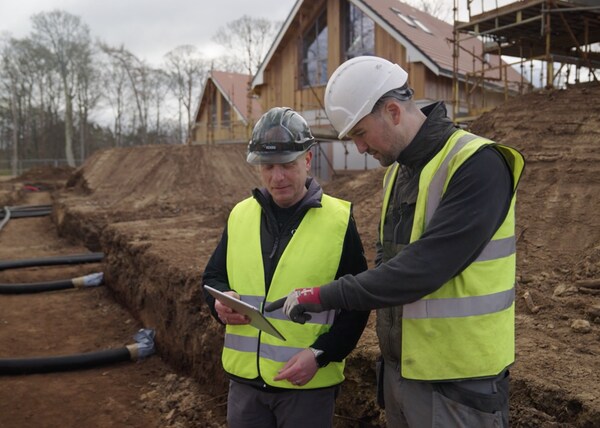 Ambient loop heat networks - how REHAU can help